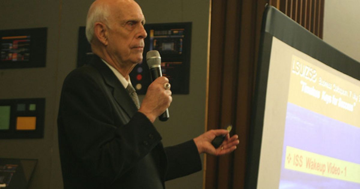 Retired Air Force colonel ties principles, values to success - La ...