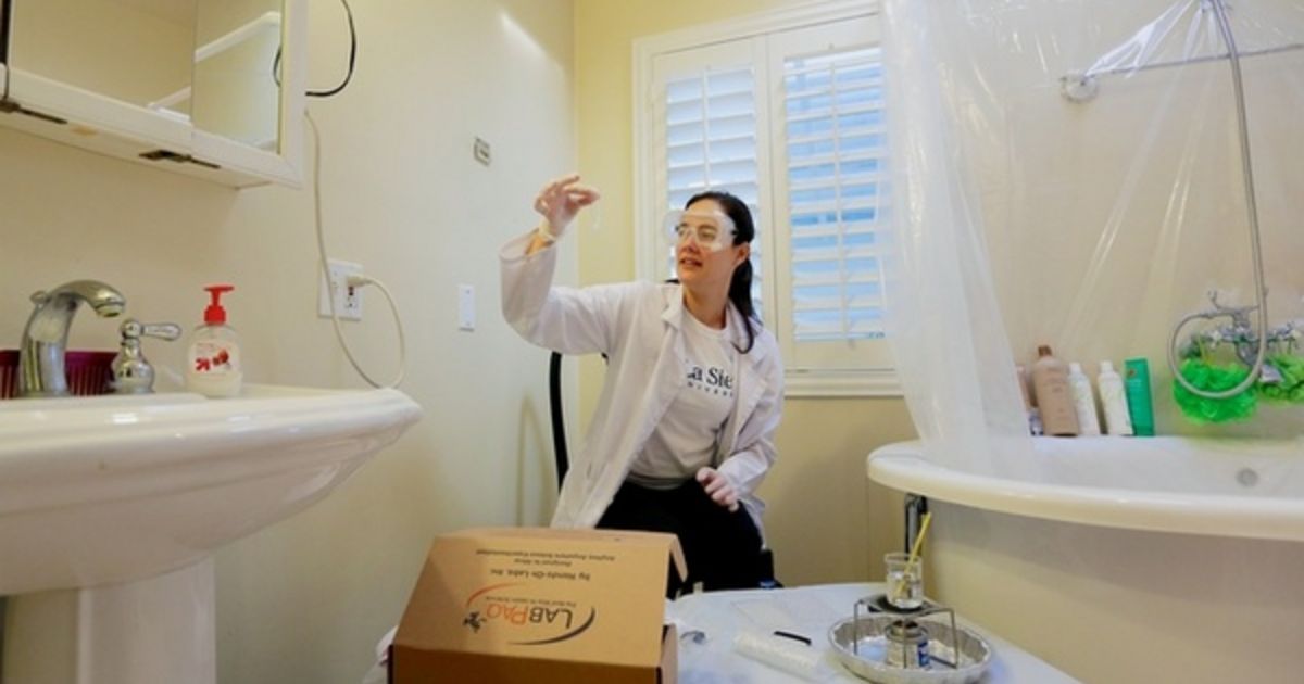 Students save lab, class time with web-enhanced general chem class - La ...