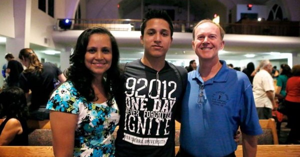 Blessings service helps parents, freshmen say goodbye - La Sierra News